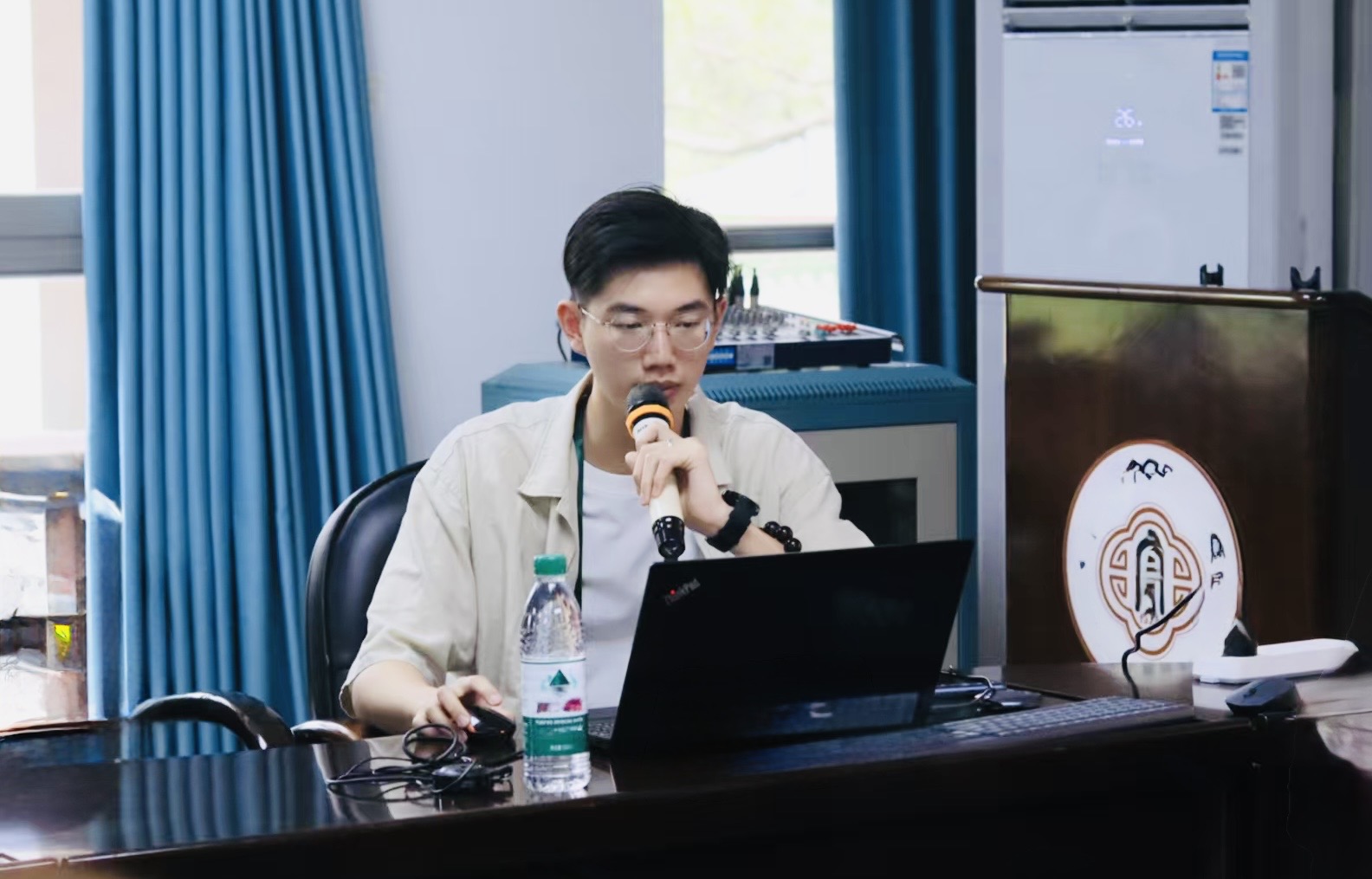 Jin Yan at The 11th Inter-Regional Forum on Dialectal Grammar | Pan's Syntax Lab